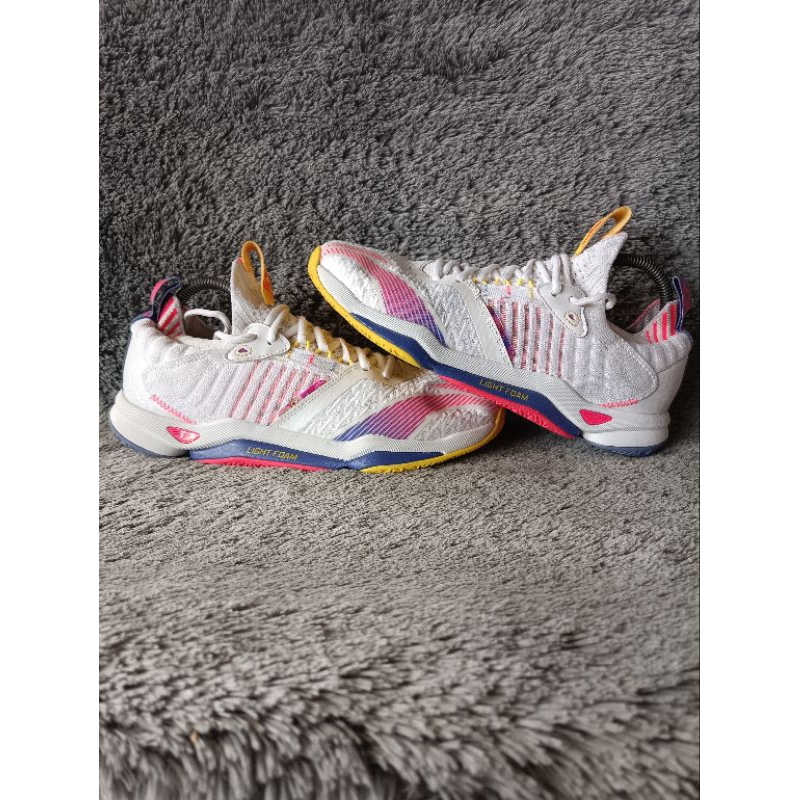 Jual SEPATU BADMINTON LINING DAGGER IV SIZE 41 SECOND | Shopee Indonesia