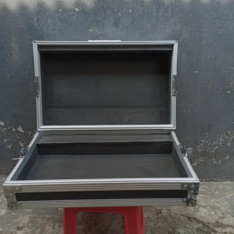 Jual custom box hardcase mixer lampu crocodile kingkong list silver dan ...