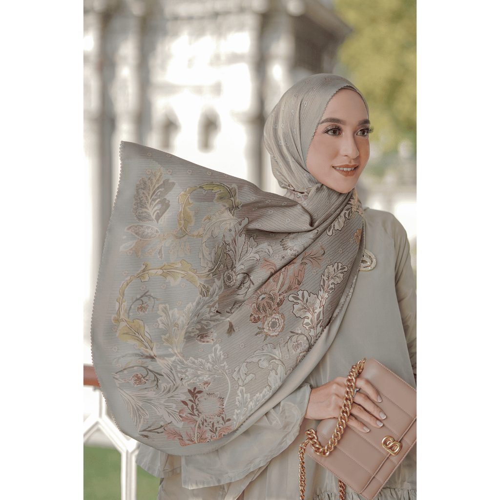 Jual The Royale Satin Shawl | Shopee Indonesia