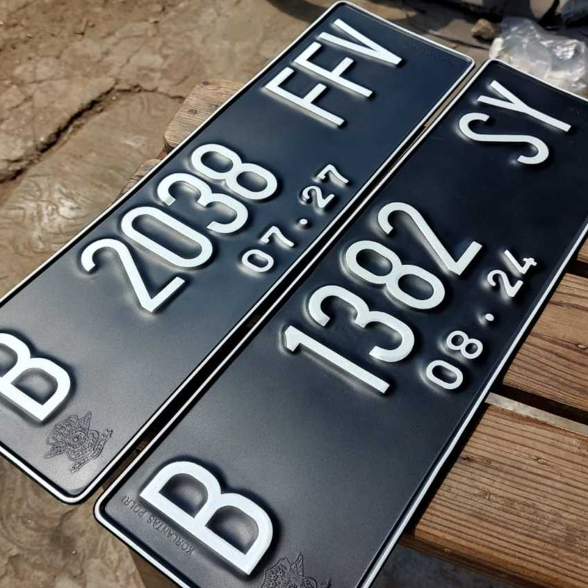Jual Plat Nomor Mobil Standar Putih - Hitam Font Baru Berlogo Korlantas ...