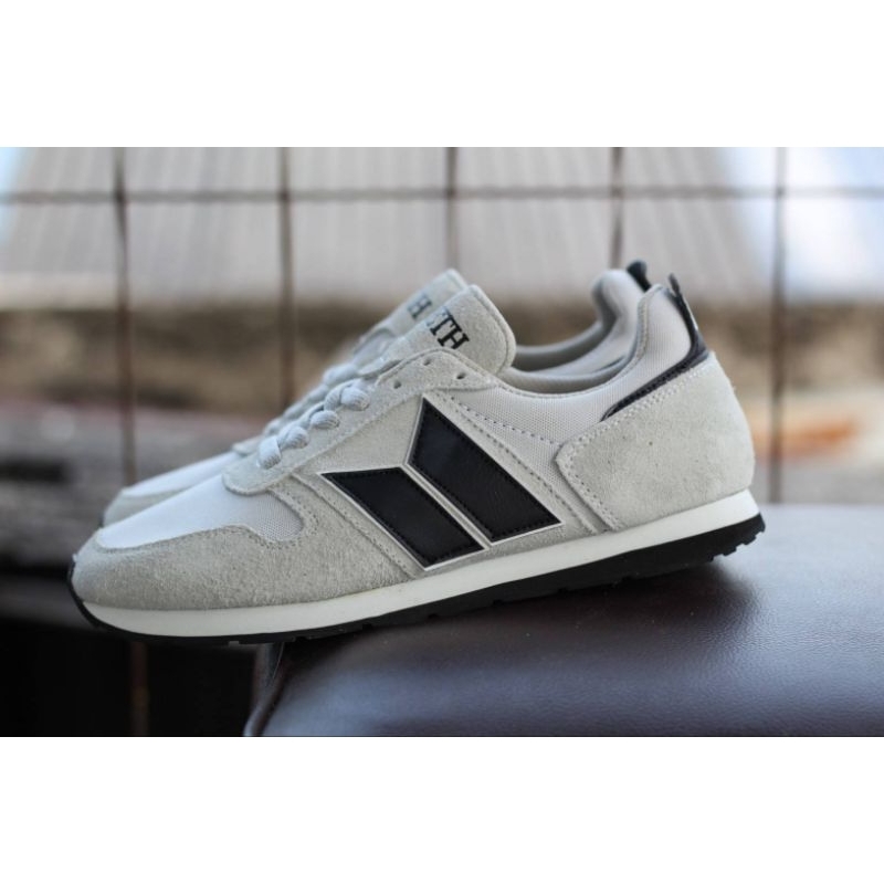 Jual Sepatu Pria Wanita Macbeth kulit suede size 39-44 | Shopee Indonesia
