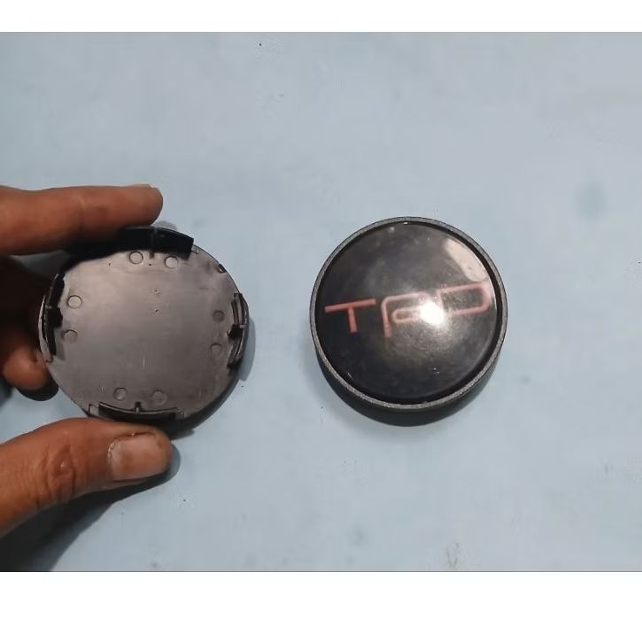 Jual dop roda trd tutup velg mobil Innova dan lainya diameter 5cm harga ...