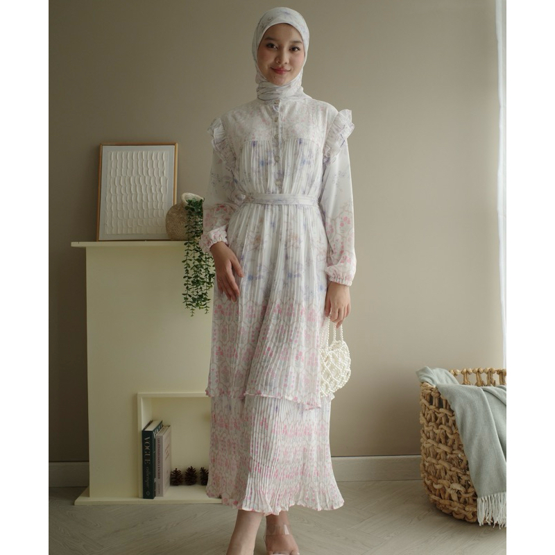 Jual LEVIORA | Memori Baik: Buai Pleats Set Dress & Hijab (Setelan ...