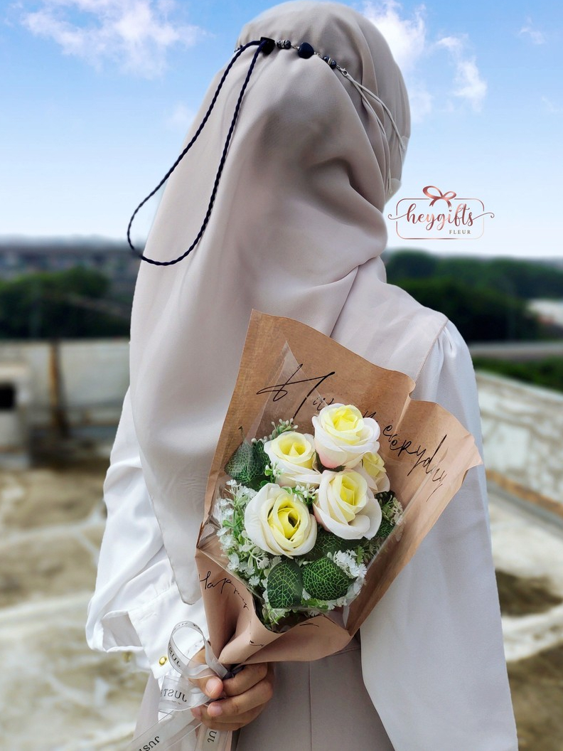 Jual simple mawar bouquet peach harum hadiah wisuda sidang ulang tahun ...