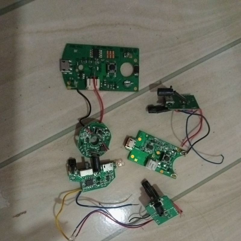 Jual cas batrai laptop(hanya buat cas ) | Shopee Indonesia