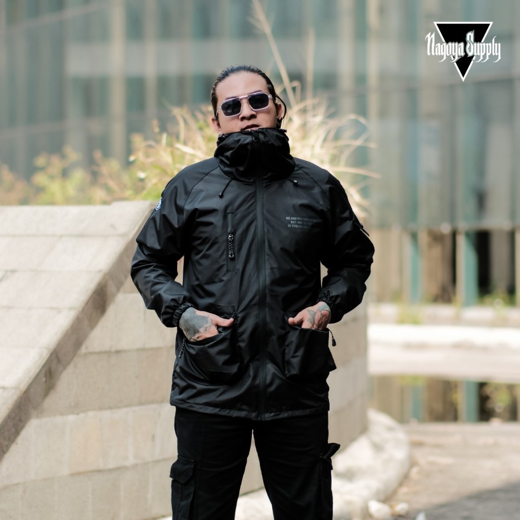 Jual Jaket Gorpcore Anti Air Waterproof Holigan Hitam Nagoya Supply ...