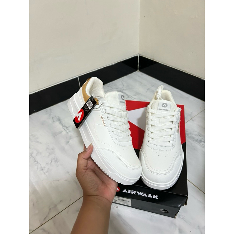 Jual Sepatu Airwalk unisex putih sale 70% ukuran 39 bahan kulit ...