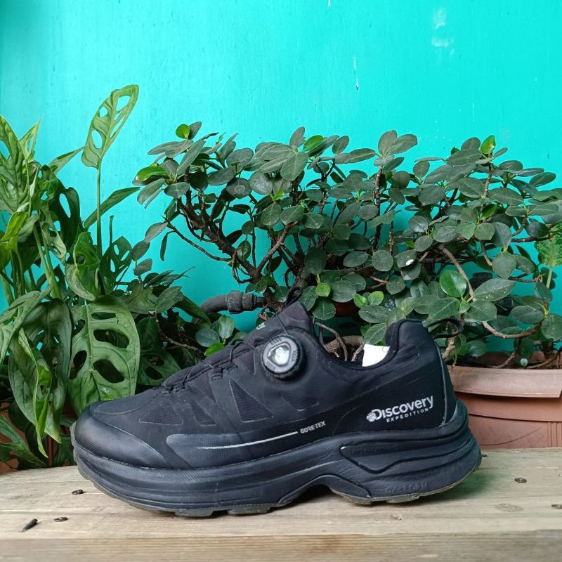 Jual sepatu gunung treking trailrunning outdoor boa system discovery ...