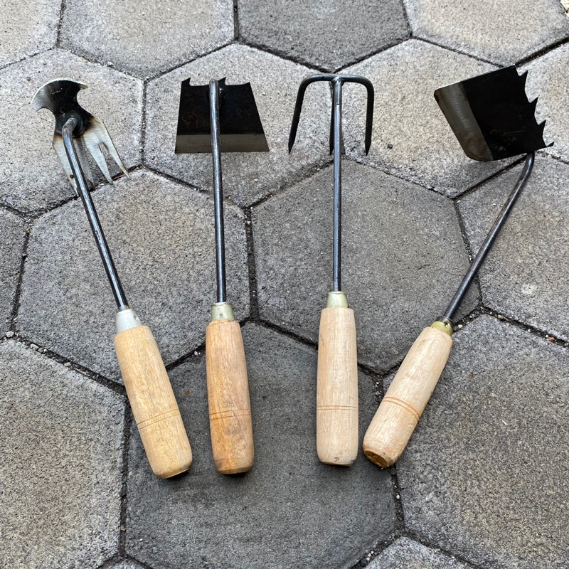 Jual TERBARU Paket Alat berkebun Cangkul Mini garukan Kored Rumput dan ...