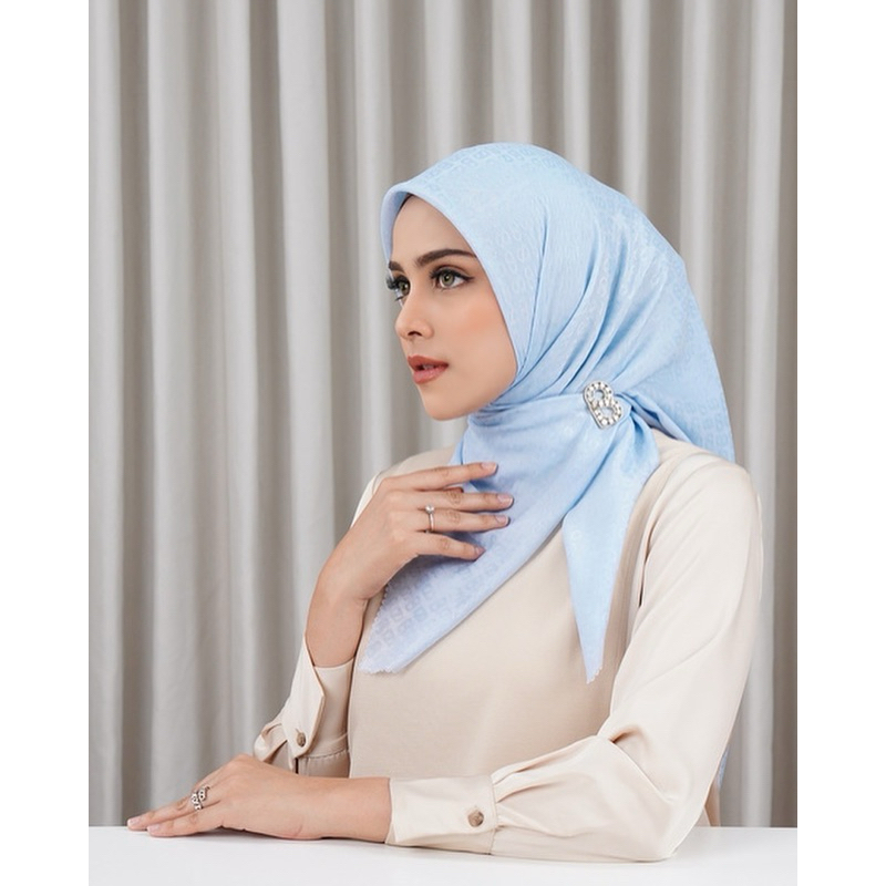 Jual New BUTTONSCARVES Everyday Tapis Embossed 2.0 Light Blue Jilbab ...