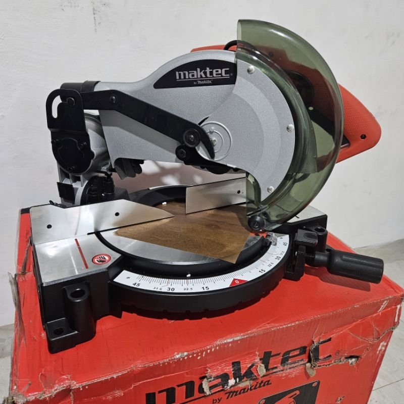 Jual Mesin Gergaji Duduk Potong Kayu Aluminium Maktec MT230 Compound ...