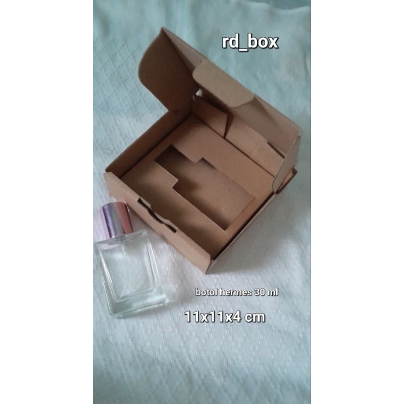 Jual Kardus/Box/Kotak,Uk 11x11x4 cm+PARTISI dus parfum 30 ml | Shopee ...
