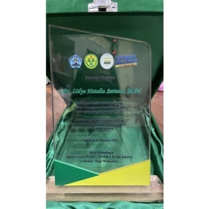 Jual plakat akrilik / piagam akrilik | Shopee Indonesia