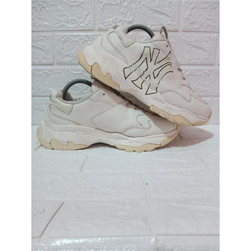 Jual Sepatu Sneakers MLB New York Yankees Bigball Chunky - size 42,5 ...