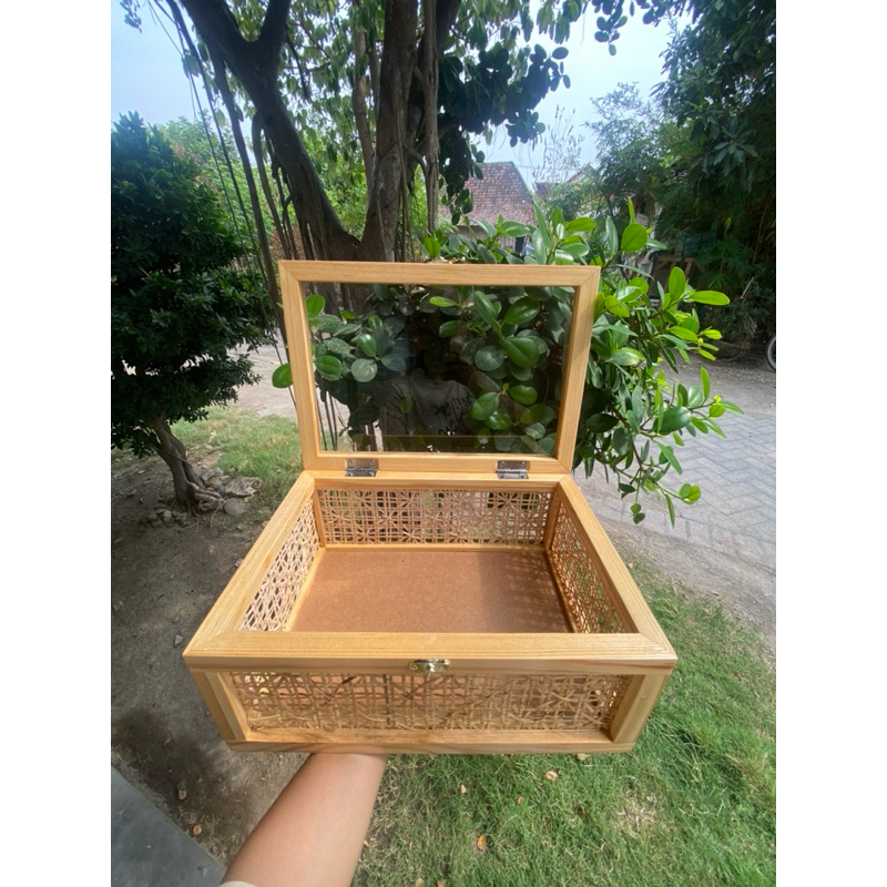 Jual box rotan webbing motif flower tutup akrilik natural box hampers ...