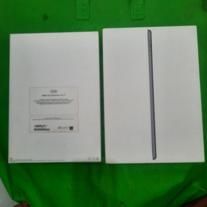 Jual dus box ipad 7 th generation space grey wifi original 100% copotan ...