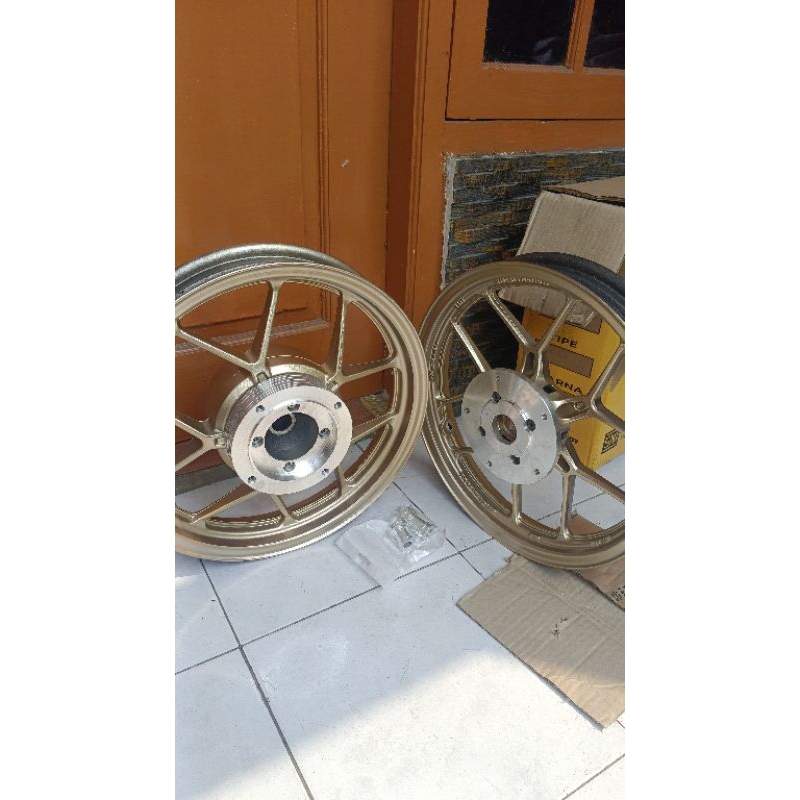 Jual velg adv 150/160 cbs/abs pake velg vario led old | Shopee Indonesia
