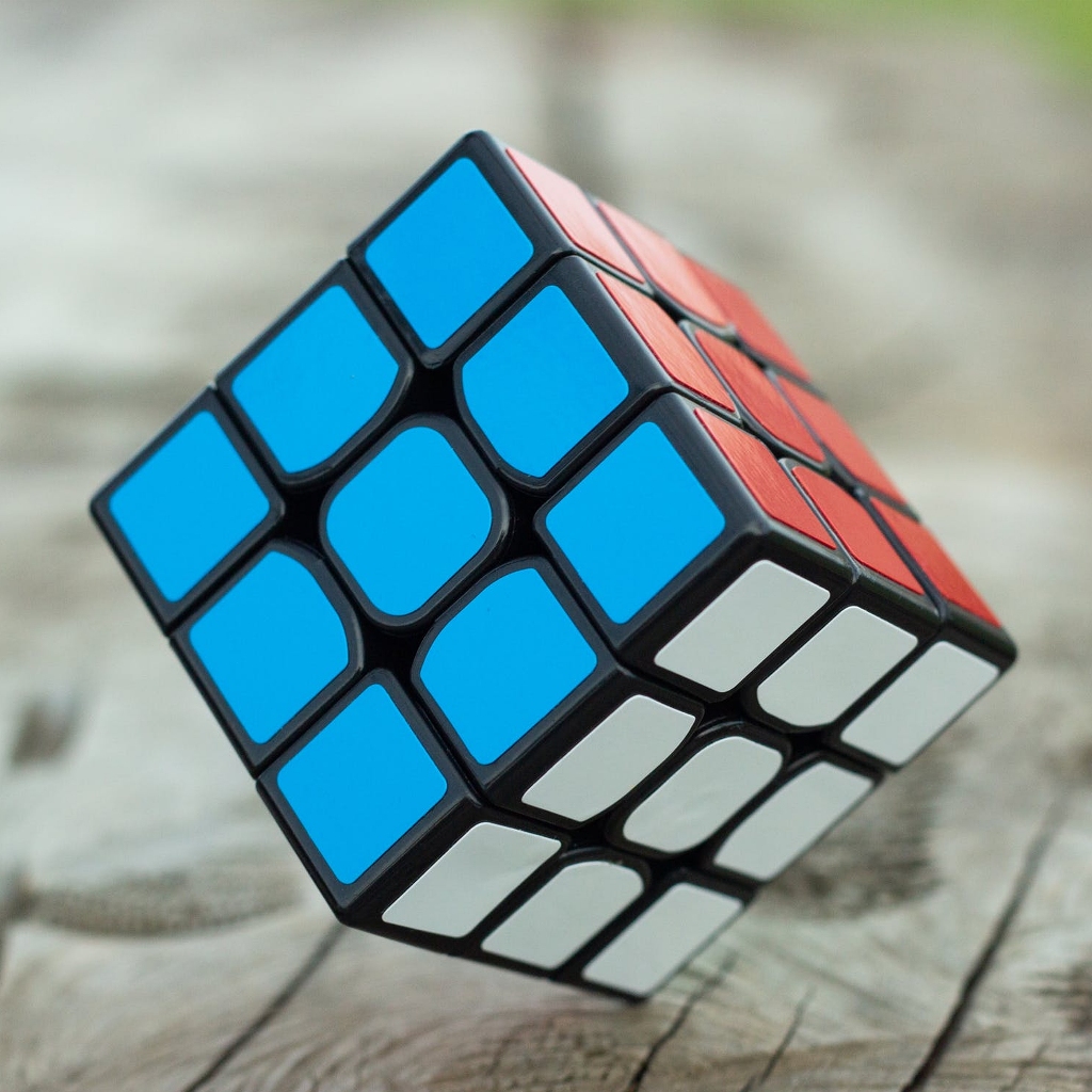 Jual SunnyToy Magic Cube 3x3 Mainan Puzzle hitaml Kubus Rubik mainan ...