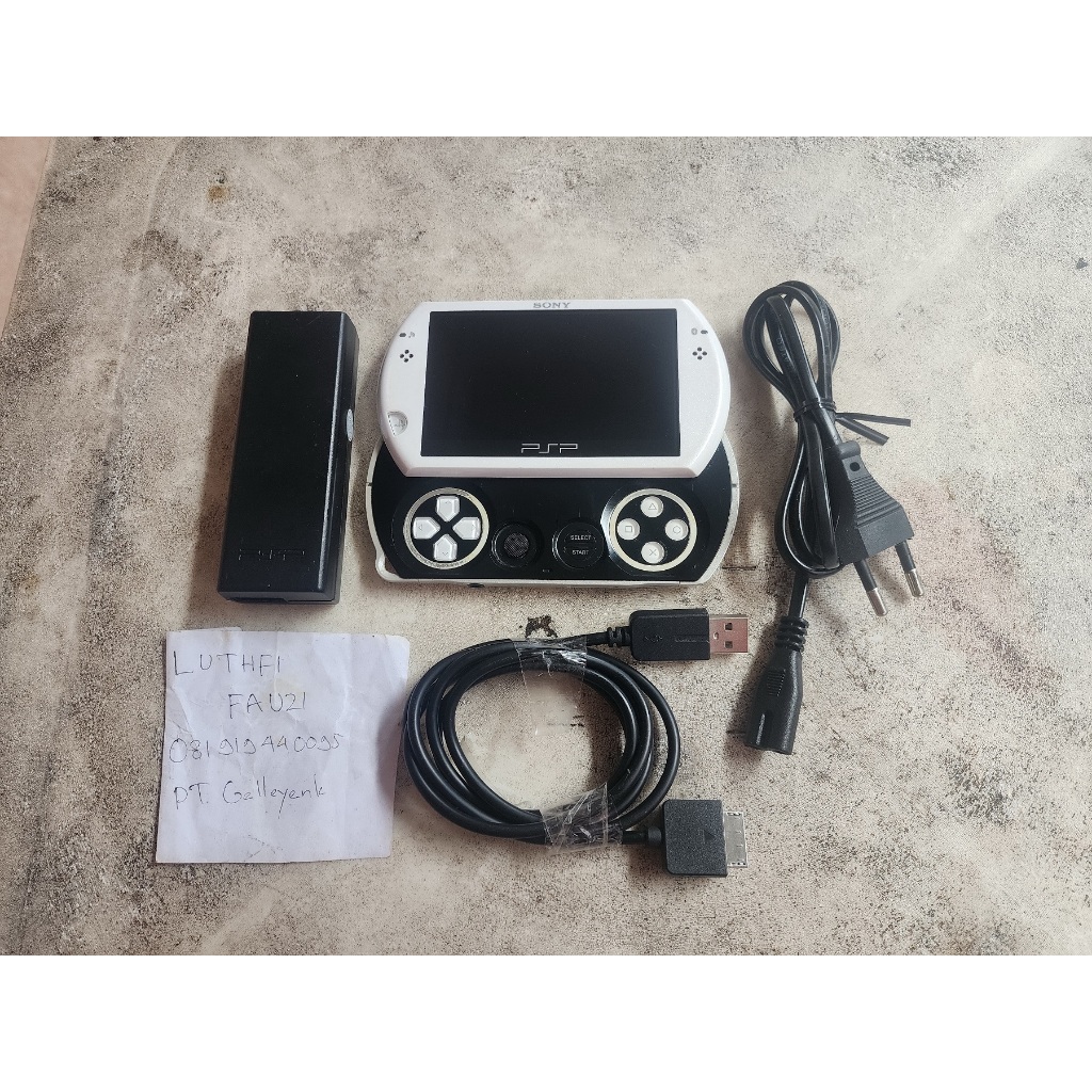 Jual Playstation Portable PSP Go Black White 16GB Full Game 02 | Shopee Indonesia
