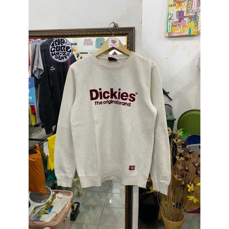 Jual crewneck dickies (cream font merah) | Shopee Indonesia