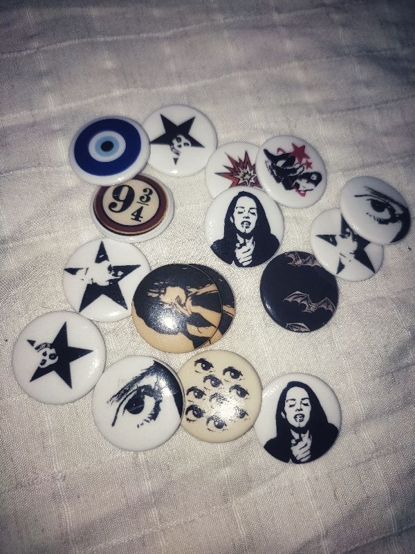 Jual MINIMAL 2 PCS|PIN BUTTON|PIN Y2K|PIN BUTTON GLOSY|PIN BUTTON ...