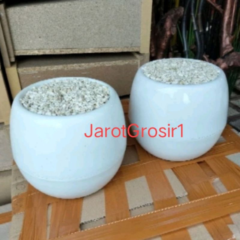 Jual POT BOLA BULAT PLASTIK 18CM + BUSA + BATU , 1KG MUAT 3 POT. POT ...