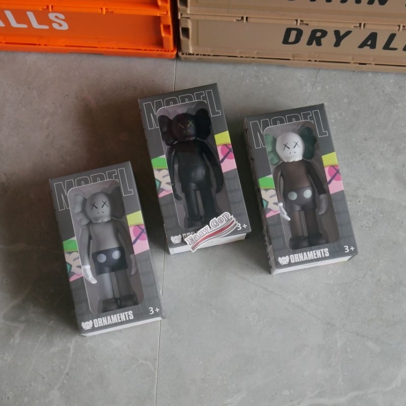 Jual ACC VINYL FIGURE KAWS "STANDING" (OG JPN 1:1 MARKET) | Shopee ...