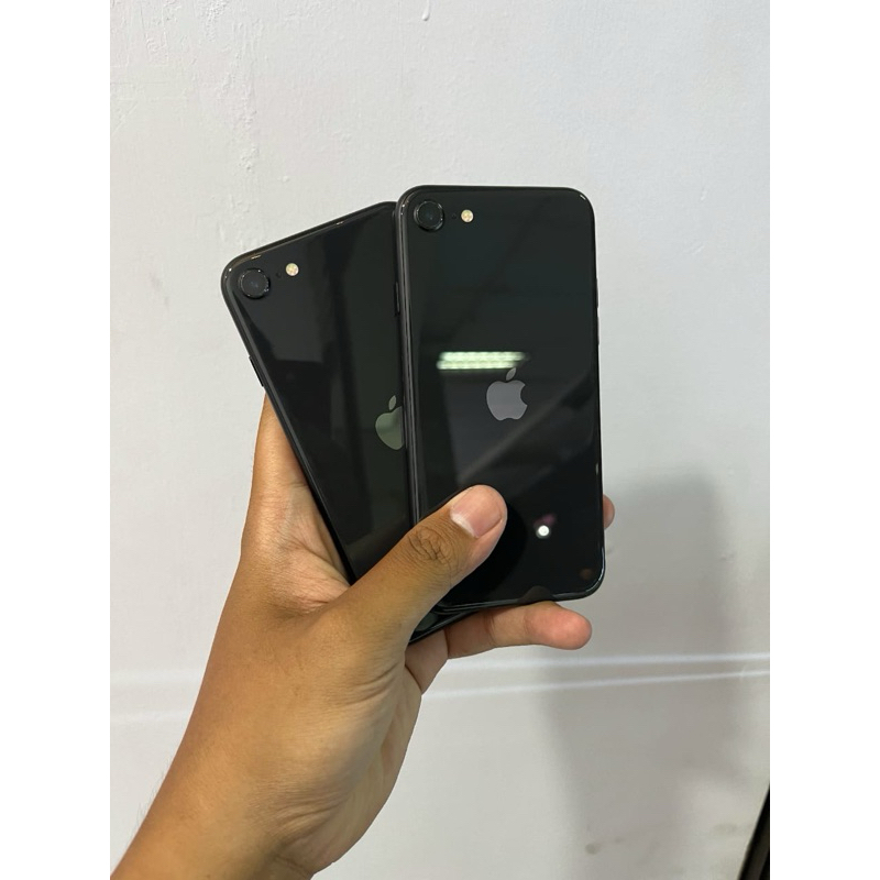 Jual iphone SE gen 2 2020 inter all operator likenew mulus bergaransi ...