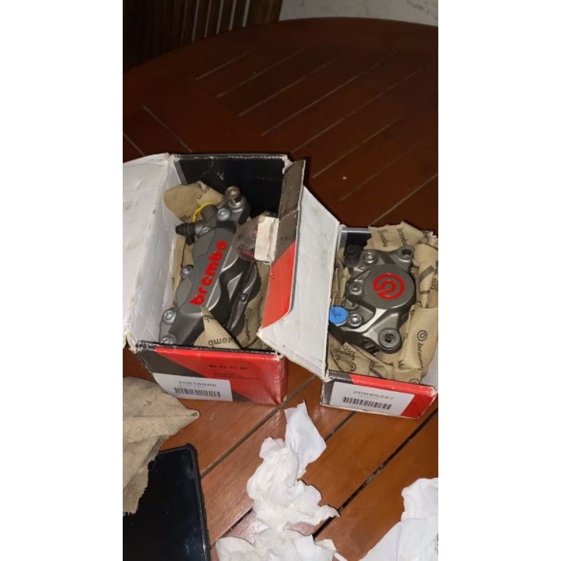 Jual kaliper Brembo ORI original italy 4p kanan dan 2p lengkap box | Shopee Indonesia