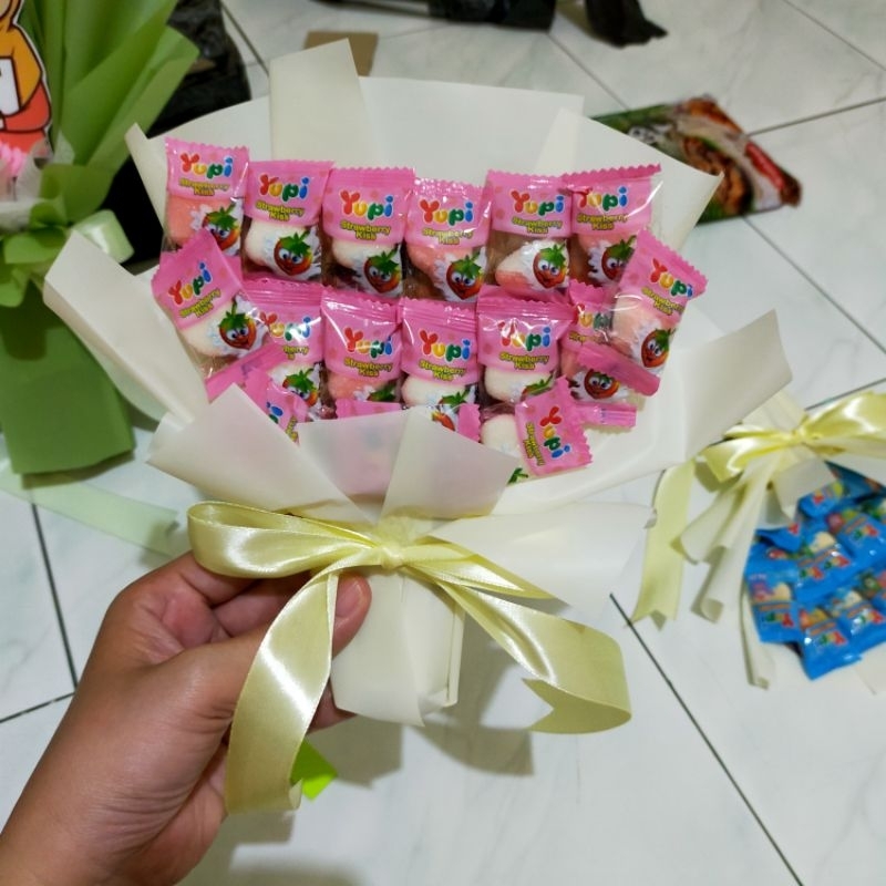 Jual Bucket yupi mini, bucket bunga, bucket hari guru | Shopee Indonesia