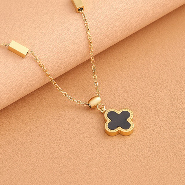 Jual Uwansho2 - Kalung Titanium Wanita Model Clover Rantai Kotak Anti ...
