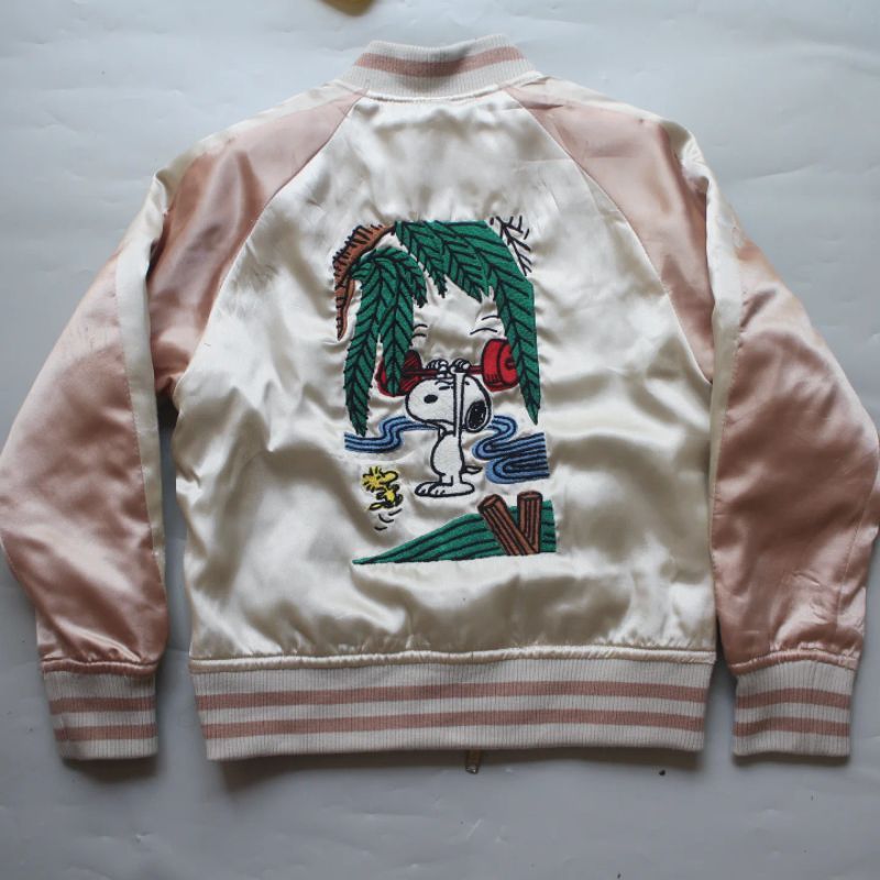 Jual Vintage Varcity Satin Sukajan Snoopy 4-6 tahun | Shopee Indonesia