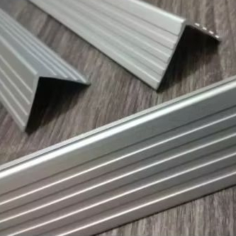 Jual 1 batang Lis Aluminium L Lis Hardcase Box L Hard Case Siku L ...