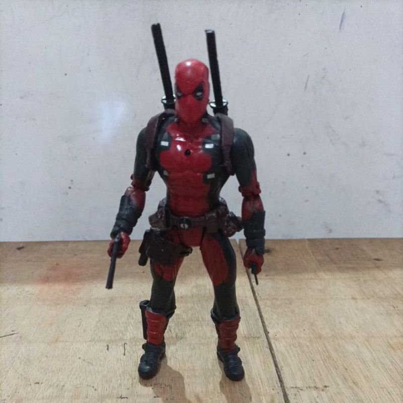 Jual Deadpool dengan 4 senjata | Shopee Indonesia