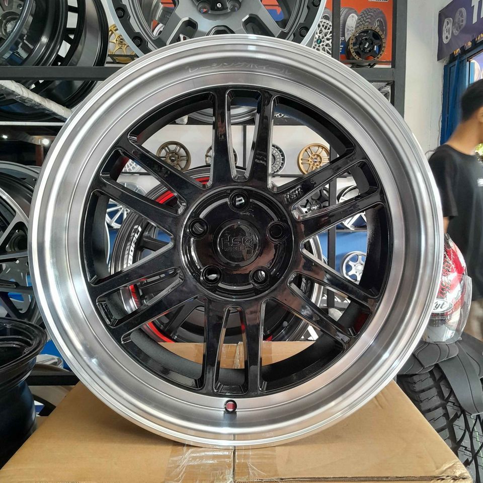 Jual VELG HSR RING 18 BOROKO BLY01 SPEK INNOVA RUSH TERIOS CRV HRV WRV CIVIC CAMRY DLL | Shopee ...
