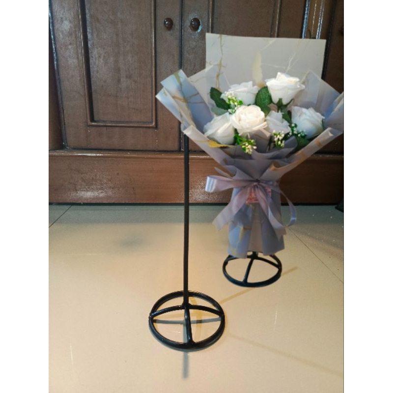 Jual Standing buket besi tempat pajang buket display buket bouquet ...