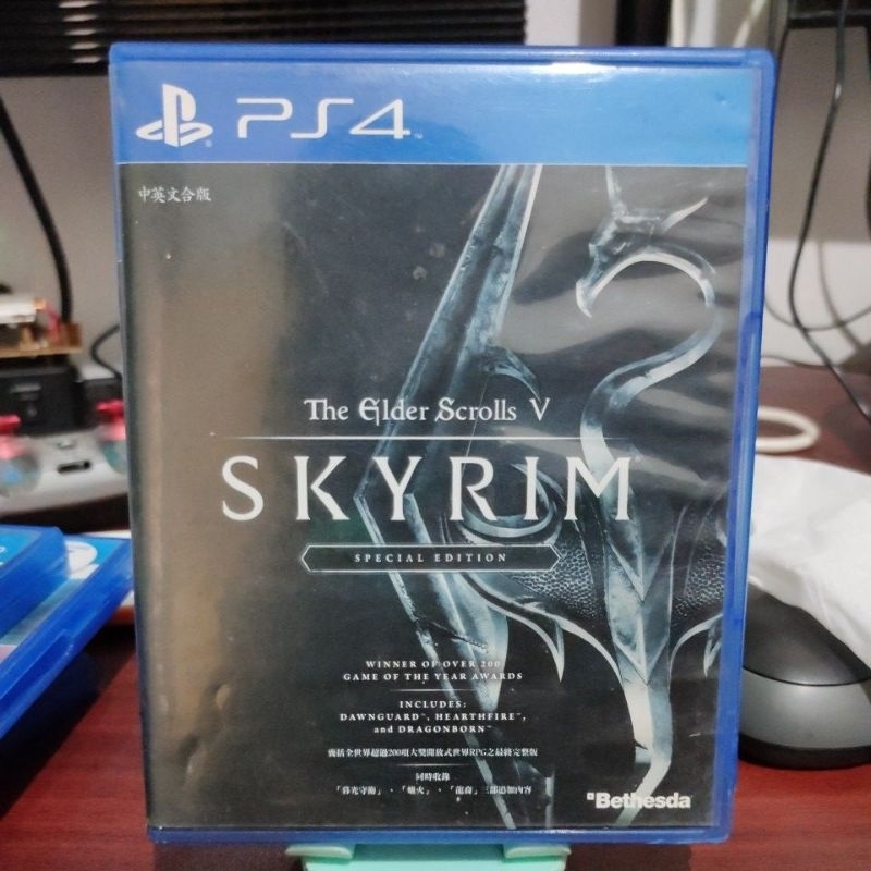 Jual skyrim PS4 kaset game Playstation the Elder scroll v skyrim ...