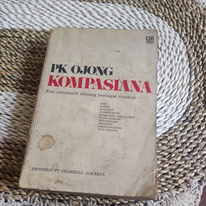 Jual PK OJONG KOMPASIANA esei jurnalistik tentang berbagai masalah ...