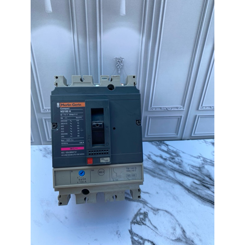 Jual MCCB NS MERLIN GERIN 100A , 160A , 200A Mulus sperti baru garansi ...