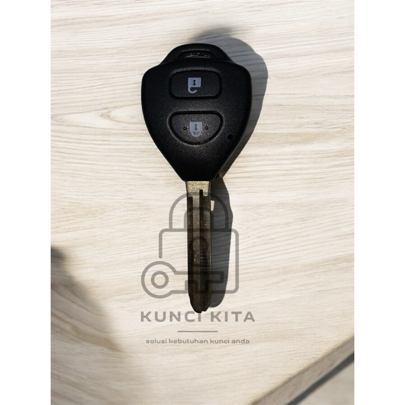 Jual Casing Kunci Remot 2 Tombol Mobil Toyota Fortuner Innova Hilux ...