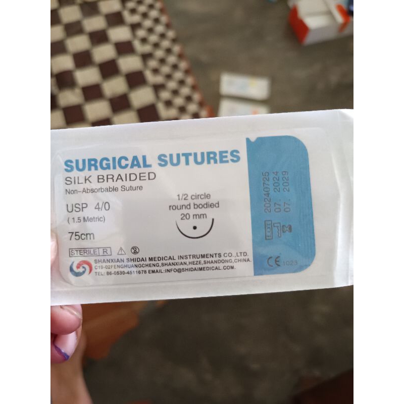 Jual CATGUT PLAIN, CHROMIC DAN SILK 4/0 PER-BOX ISI 12 PCS | Shopee ...