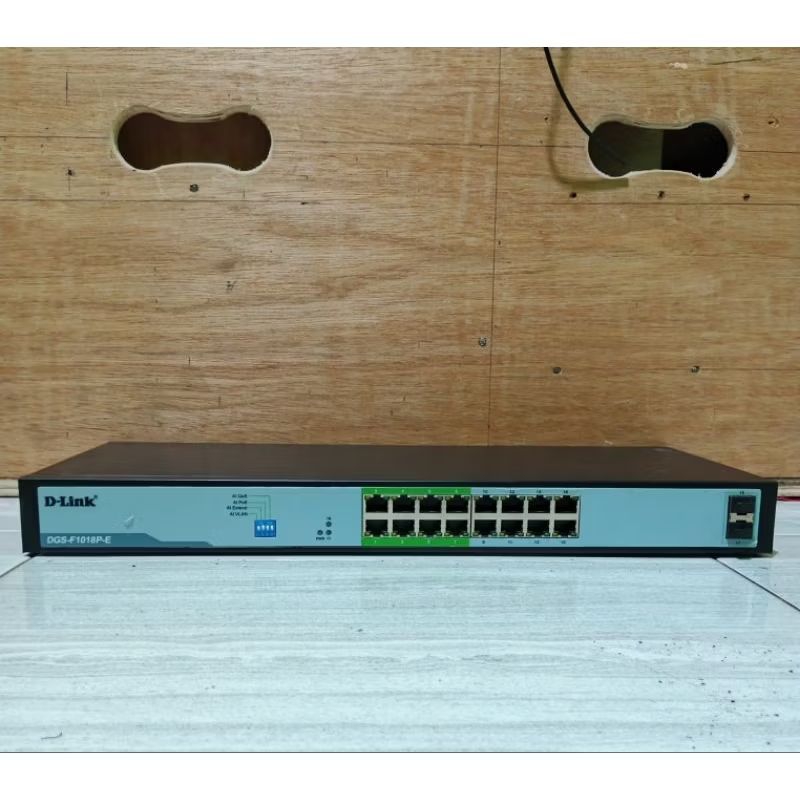 Jual Switch POE D-LINK DGS-F1018P-E gigabit unmanage | Shopee Indonesia