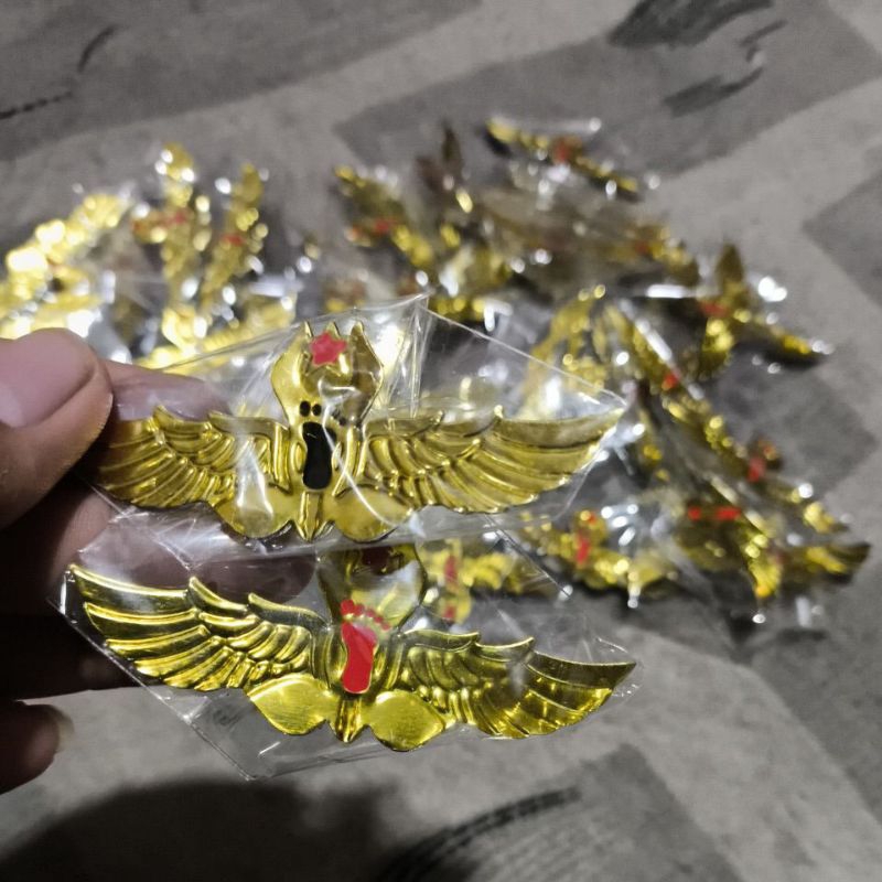 Jual WING TAPAK MERAH / WING TAPAK HITAM / PERLENGKAPAN PRAMUKA ...