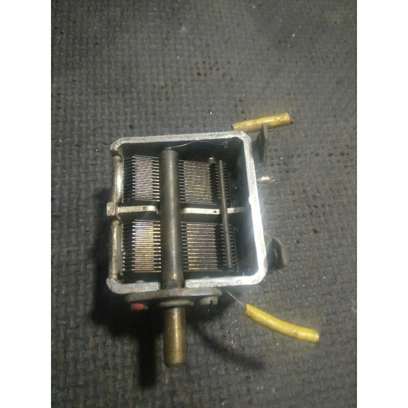 Jual Varco logam keping daun kuningan | Shopee Indonesia