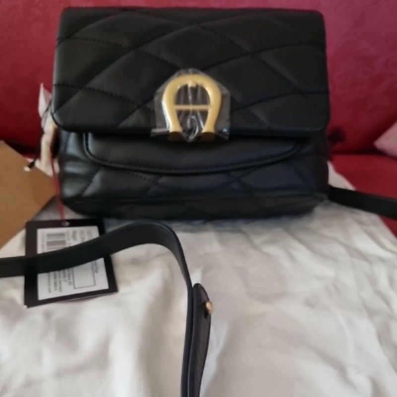Jual Tas Aigner Maggie Black | Shopee Indonesia