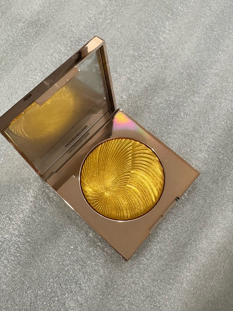 Jual Zoeva Visionary Light Unbelievable Highlighter (Preloved) | Shopee ...