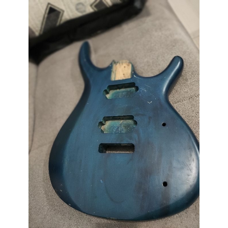 Jual body gitar 50rb aja,biru,dari pada gak ke oake | Shopee Indonesia