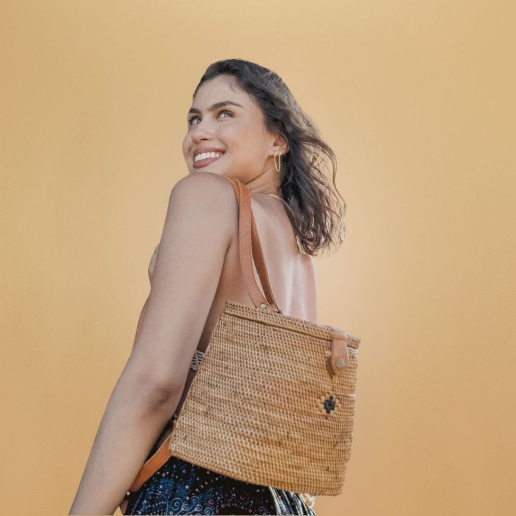 Jual Tas Punggung Ketak Rotan Asli Lombok Souvenir | Shopee Indonesia