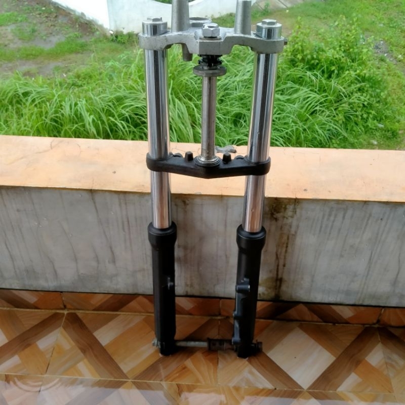 Jual Shockbreaker shock depan Assy 45P Yamaha Byson pnp RX king original | Shopee Indonesia