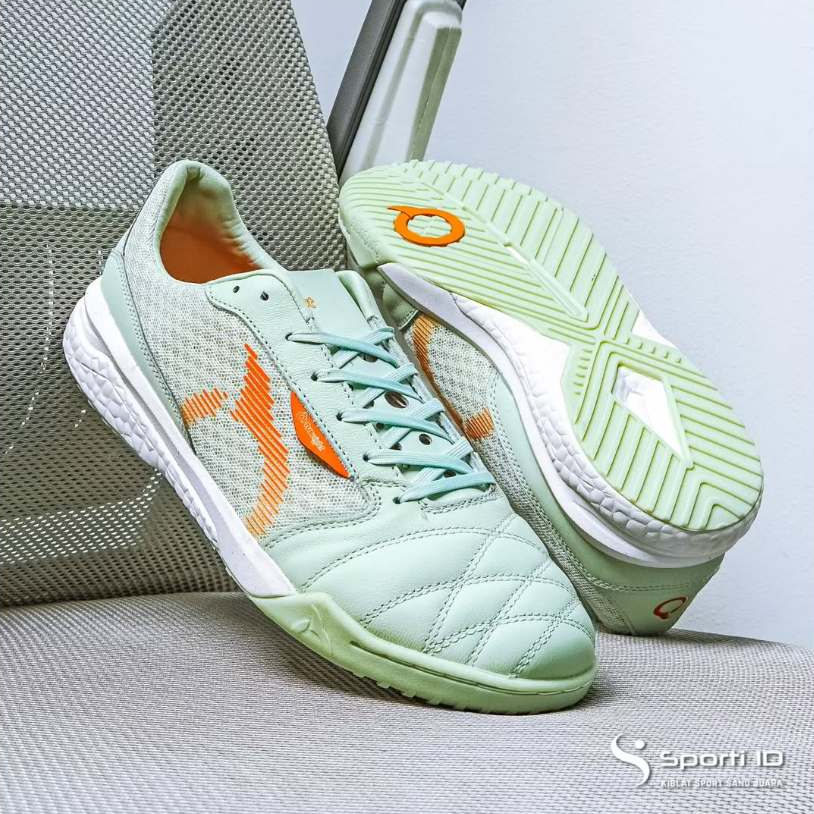 Jual Sepatu Futsal Ortuseight Jogosala Volta V2 IN - Pistachio 11020638 ...